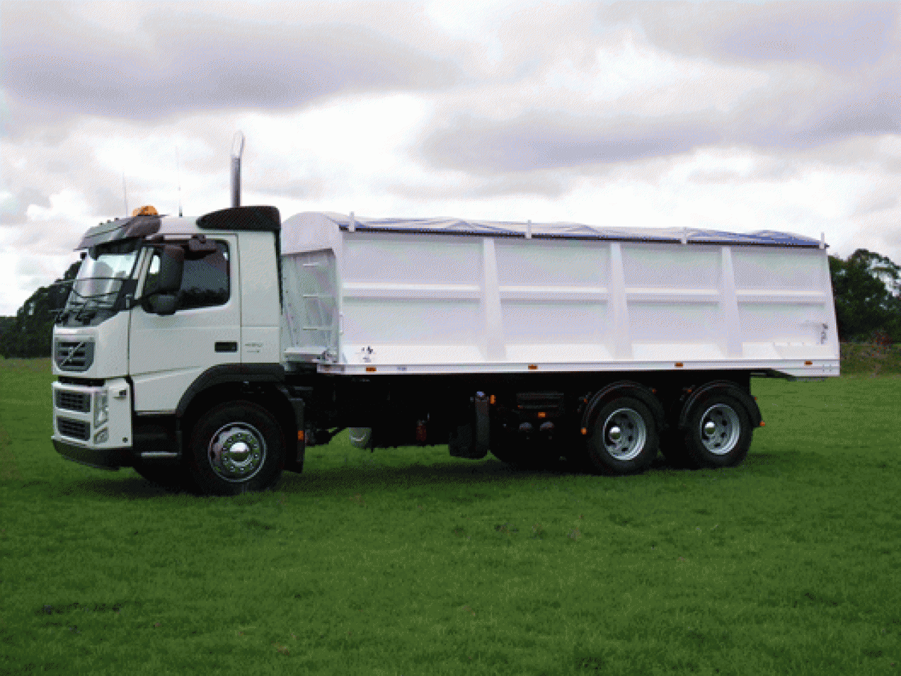 18 Cubic metre Automatt Bin heads offshore - Wealleans